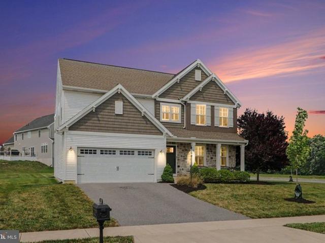 28 Bayberry Rd, Carlisle, PA 17013