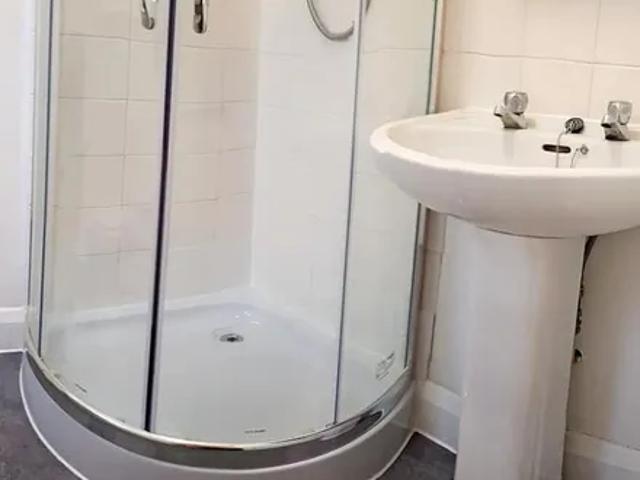 28 Bazely St | Studio house for rent #96812504 | Rentberry