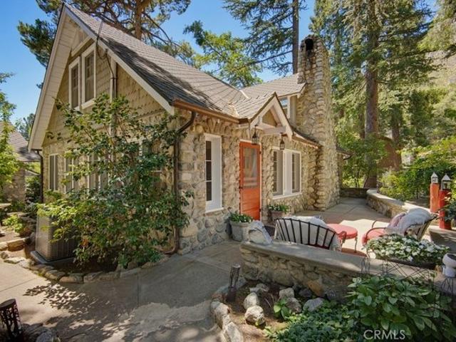 28 Bear Dr, Mount Baldy, CA 91759