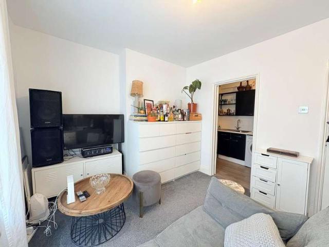 1 Bedroom Flat