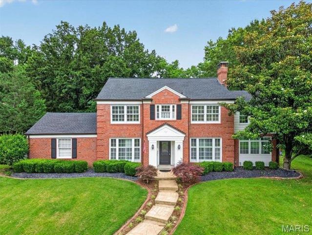 28 Berkshire Dr, Saint Louis, MO 63117
