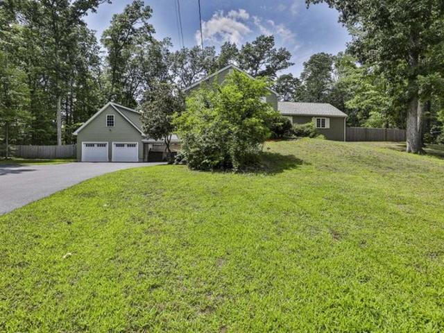 28 Beverlee Dr, Nashua, NH 03064