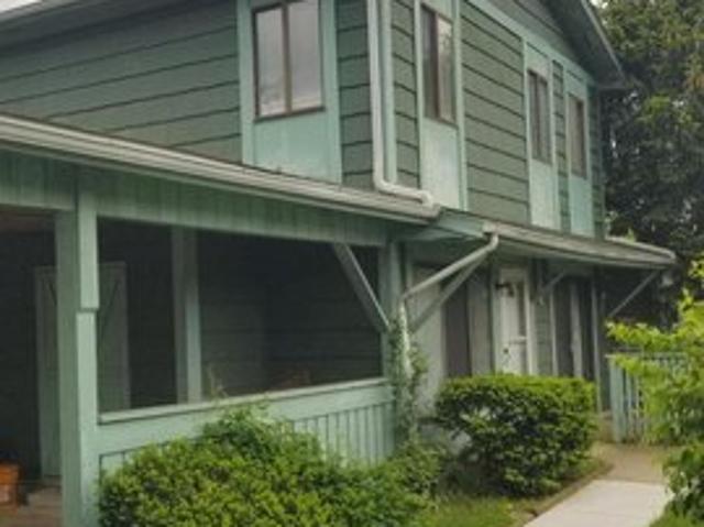 28 Birchwood Ct, West Deptford, NJ 08066