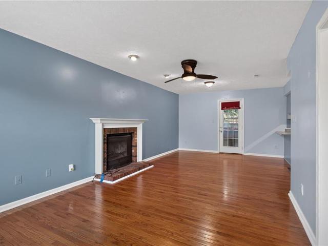 28 Bonney LN