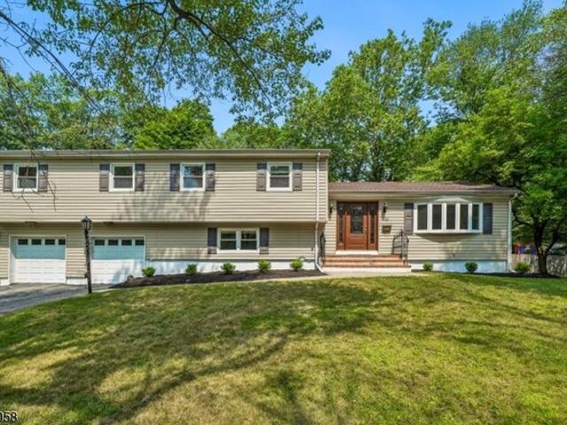 28 Brookside Pl, Livingston, NJ 07039