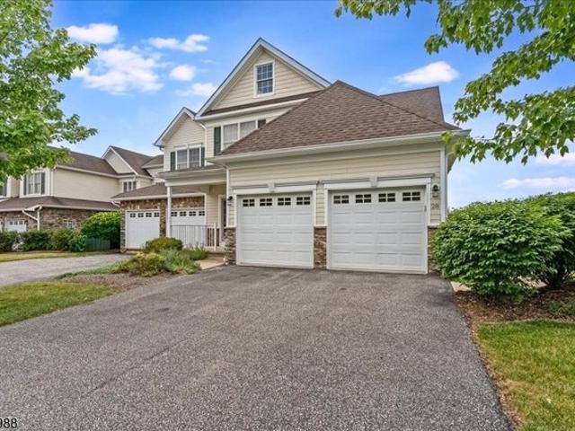 28 Briar Ct, Hardyston, NJ 07419