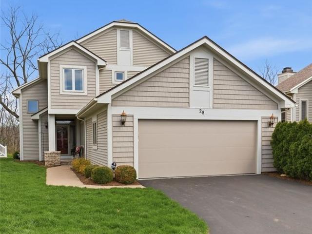 28 Bristol View Dr, Fairport, NY 14450