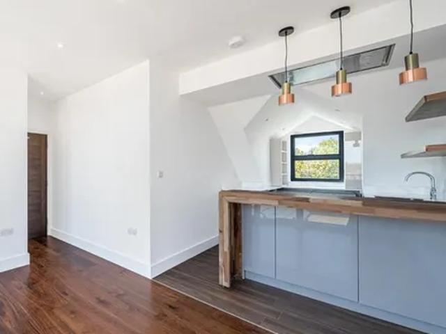 28 Burntwood Lane, London, SW17 0AH, United Kingdom | 2 bed apartment for rent #167578979 | Rentberry