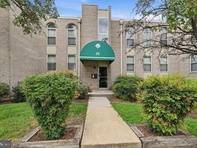 28 Canterbury Sq Apt 302, Alexandria, VA 22304