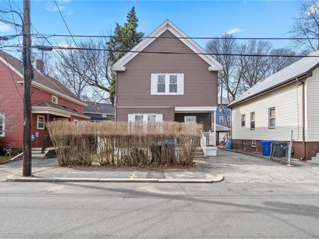 28 Carver St, Pawtucket, RI 02860