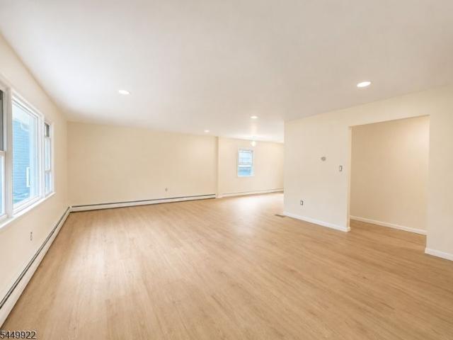 28 Carr St Unit 1, Pompton Lakes Boro, US, NJ