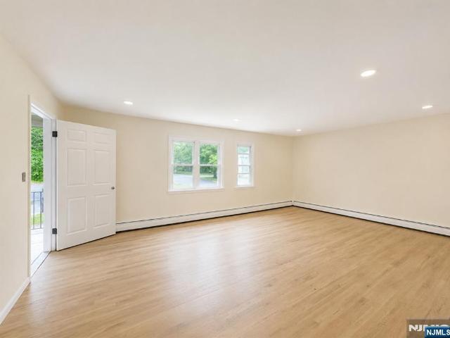 28 Carr Street # 1