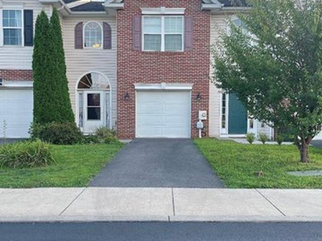 28 Chennault Trl, Falling Waters, WV 25419