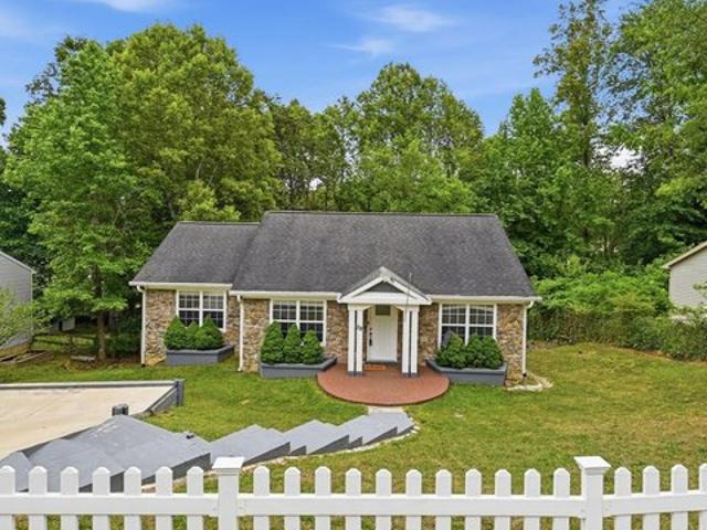 28 Cherry Laurel Dr, Fredericksburg, VA 22405