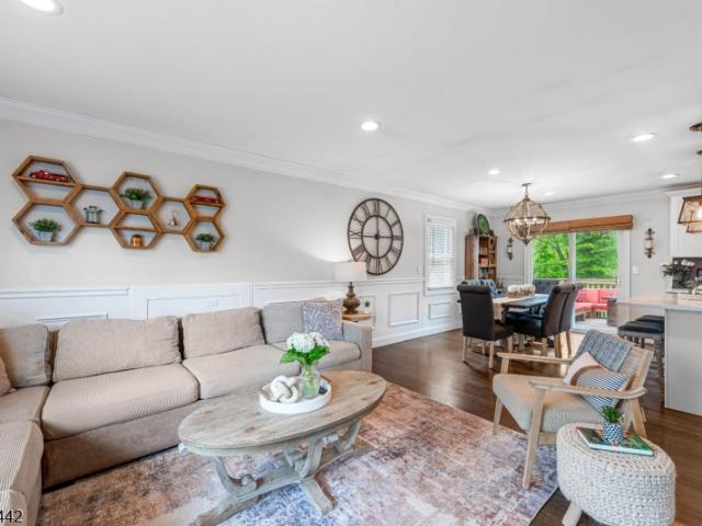 28 Chicjon Ln