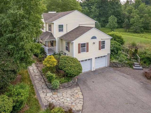 28 Church Farm Road