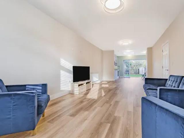 28 Colwood Gardens, London, SW19 2DT, United Kingdom | 3 bed house for rent #167232952 | Rentberry
