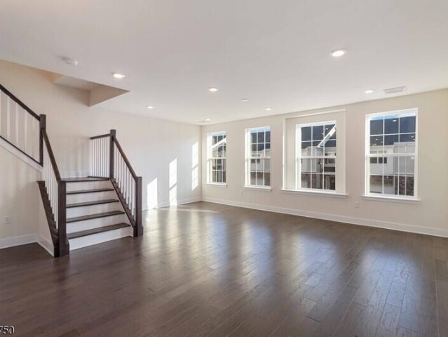28 Colgate Dr # 905