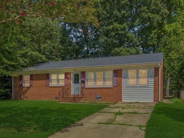 28 Colony Rd, Newport News, VA 23602