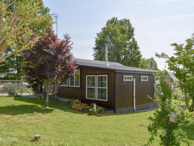 28 Cottage St