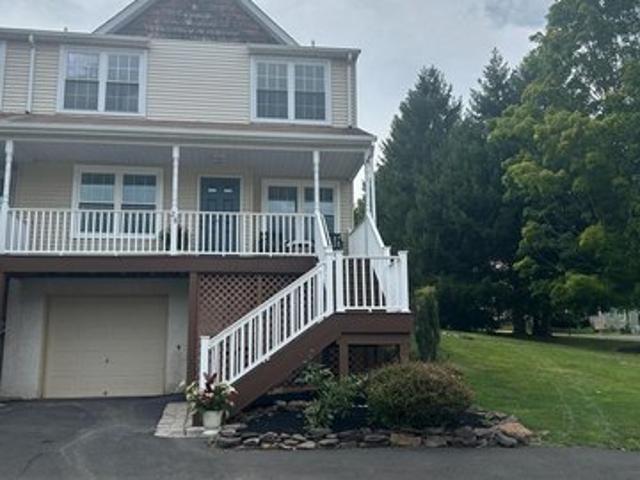 28 Cottonwood Dr, Southampton, PA 18966