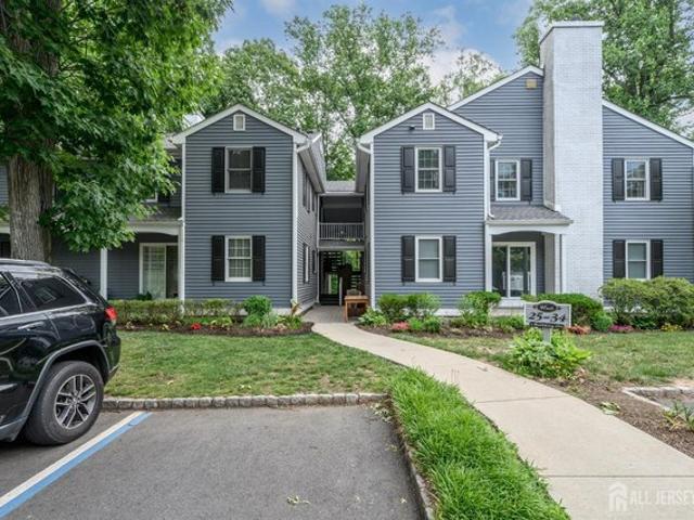 28 Countryside Dr, Bernards Twp, NJ 07920