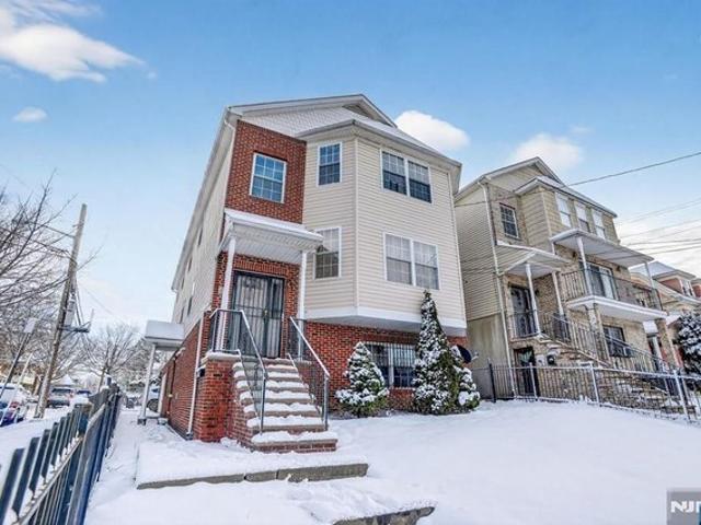 28 Clinton Pl, Newark, NJ 07108