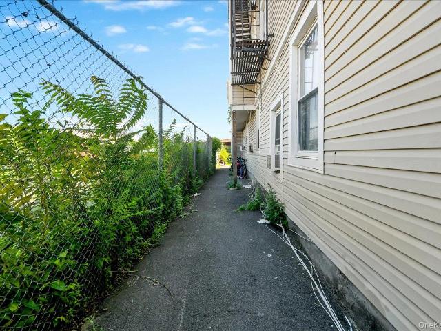 28 Clinton Street