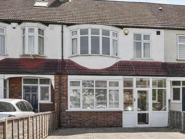 28 Crossway, London, SW20 9JA, United Kingdom | 3 bed townhouse for rent #137018994 | Rentberry