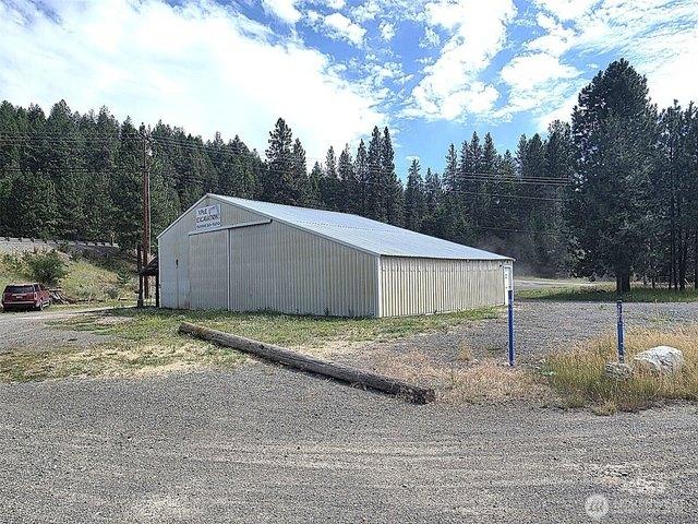 28 Creamery Rd, Republic, WA 99166