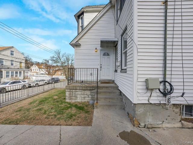 28 Crescent Place