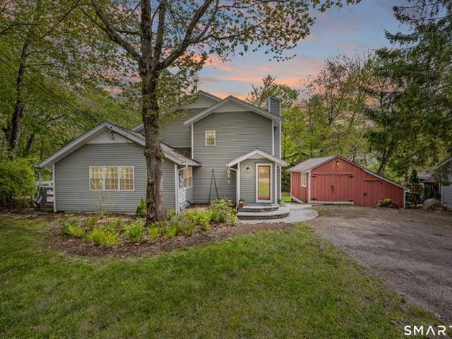 28 Davis Rd, New Hartford, CT 06057