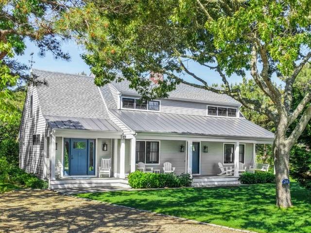 28 Deacon Vincent Way, Edgartown, MA 02539