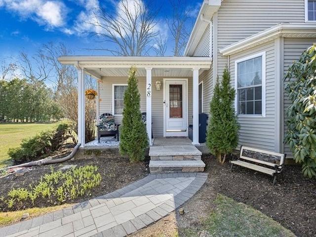 28 Deanville Rd, Attleboro, MA 02703