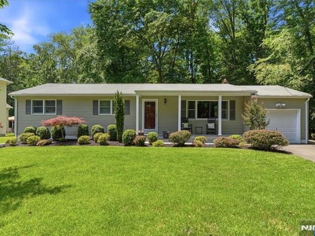 28 Delbrook Rd, Par Troy Hills Township, NJ 07950