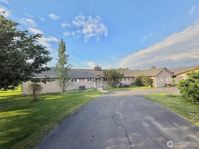 28 Dixon Rd, Omak, WA 98841