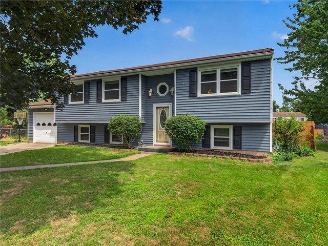 28 Downs Meadow Ct, Hamlin, NY 14464