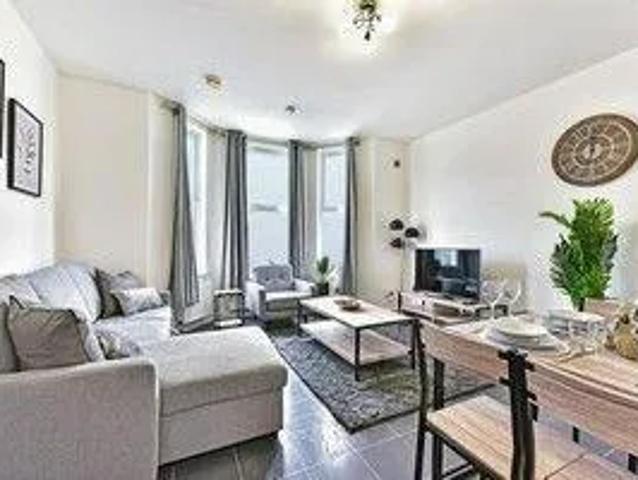 28 Drayton Green Road, London, W13 8RY, United Kingdom | 2 bed apartment for rent #136263890 | Rentberry