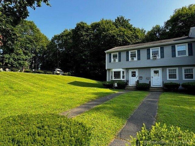 28 Drummers Ln Unit 28, Bethel, CT 06801