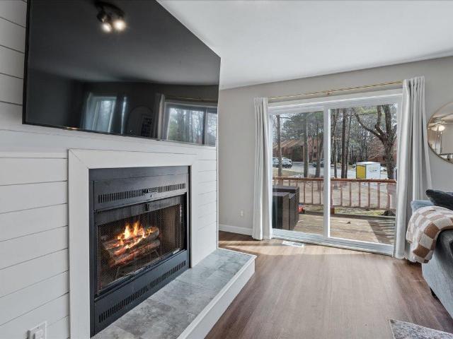 28 Dunvegan Woods Drive