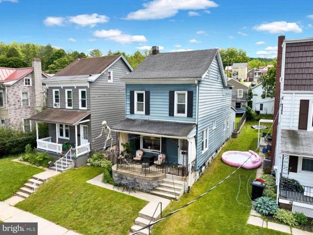 28 E Front St, Mohnton, PA 19540