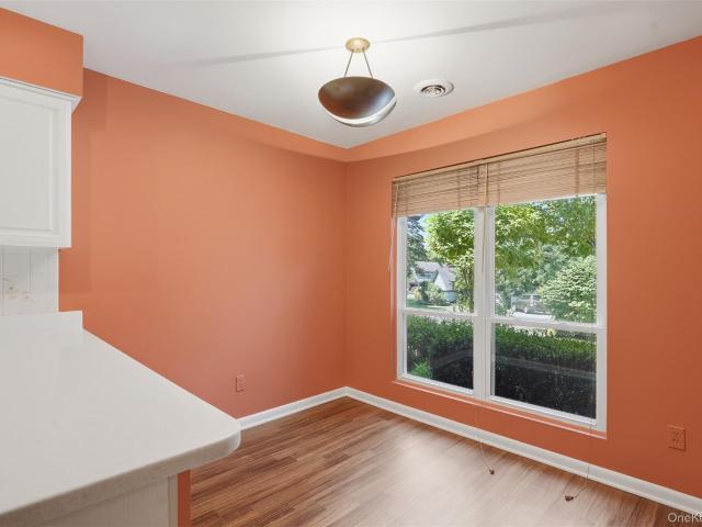 28 E Knoll