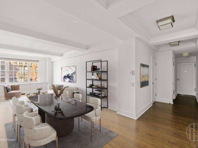 28 E 10th Street 10B