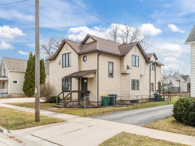 28 E 11TH Street