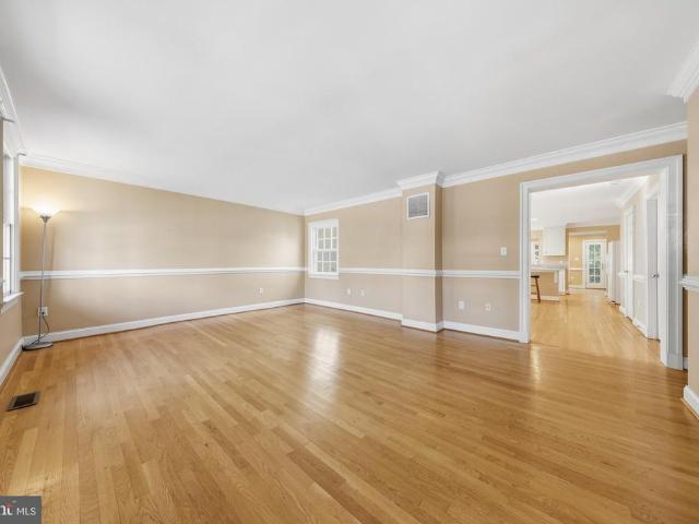 28 E 4Th Street