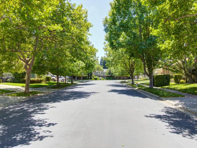 28 Eastham Ct, Sacramento, CA 95833 | MLS #226059