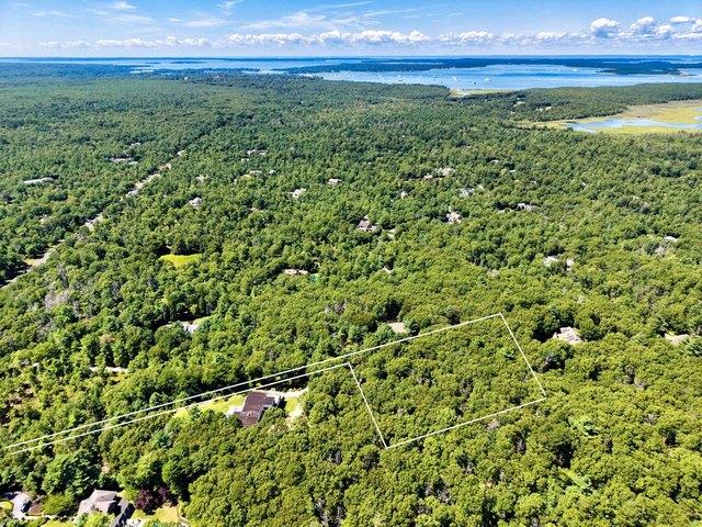28 Edwards Hole Rd, East Hampton, NY 11937