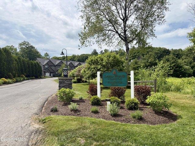 28 Evergreen Trl Unit 28, Lenox, MA 01240