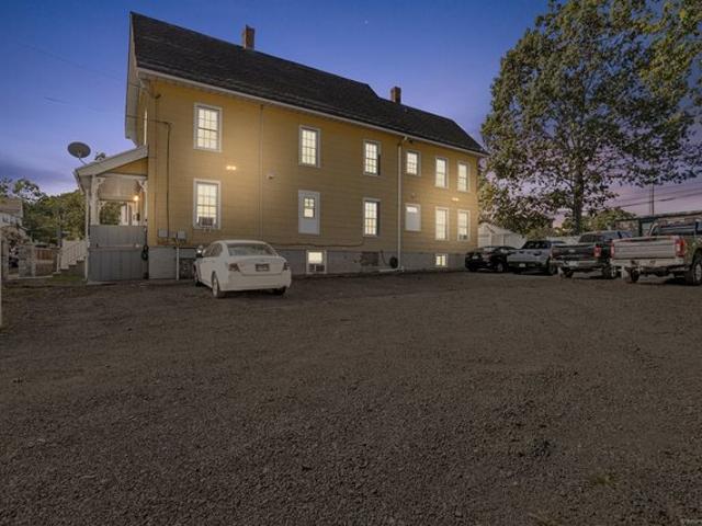 28 Farren Ave, New Haven, CT 06513