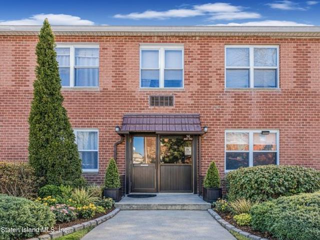 28 Fenway Cir Apt 2 Staten Island, NY 10308